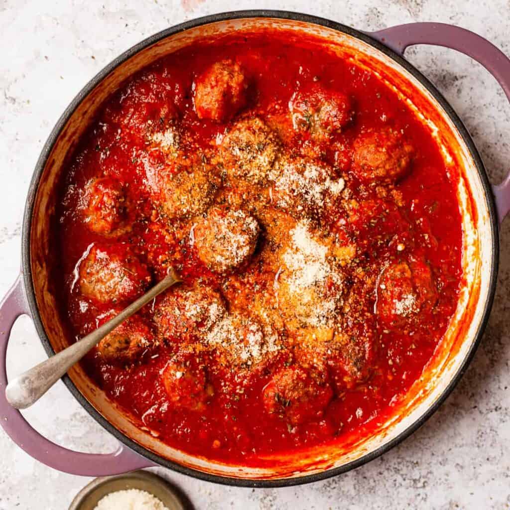 Italian Meatballs in Tomato Sauce (All ingredients from Aldi) - Savvy Bites