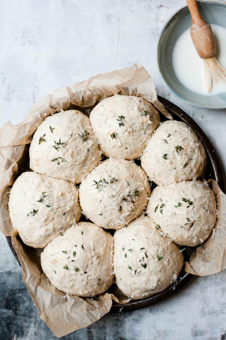 Easy Cheesy Tear And Share Bread Recipe (Aldi Ingredients) - Savvy Bites