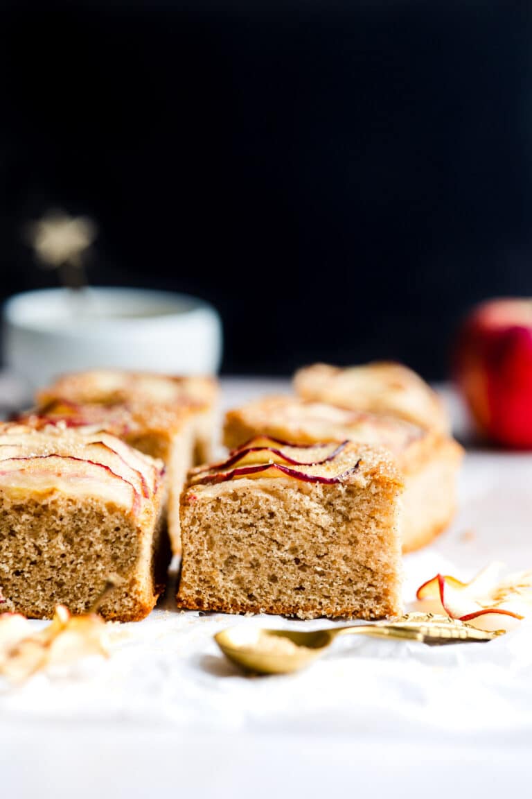 Easy All In One Apple Traybake - Savvy Bites