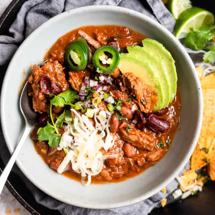 Easy Thick and Chunky Beef Chilli - Savvy Bites